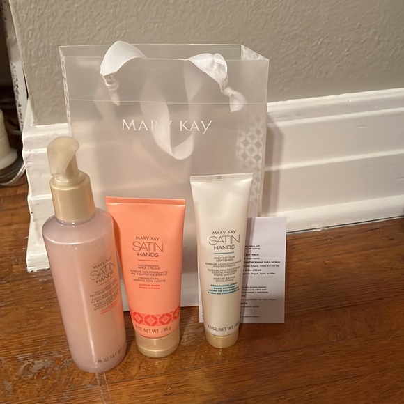 Mary Kay | Skincare | New Mary Kay Satin Hands Pampering Set Citrus ...